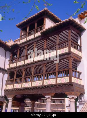 ESTRUCTURA ADINTELADA DE MADERA - ACCESO PORTICADO A LA PLAZA MAYOR ...