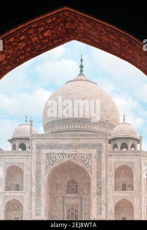 Taj Mahal, close-up view through entry gate on north-south axis, Āgra ...