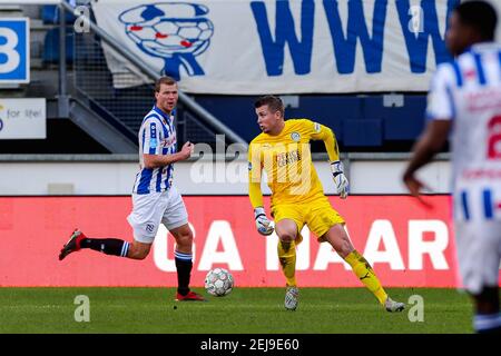 HEERENVEEN, NETHERLANDS - FEBRUARY 21: goalkeeper Erwin Mulder of SC ...
