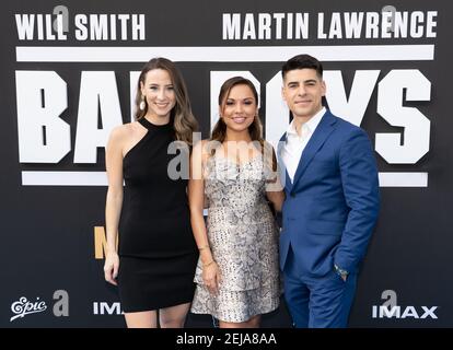 MIAMI, FLORIDA - JANUARY 12: Melissa Marrero, Kelly Blanco and Alex ...