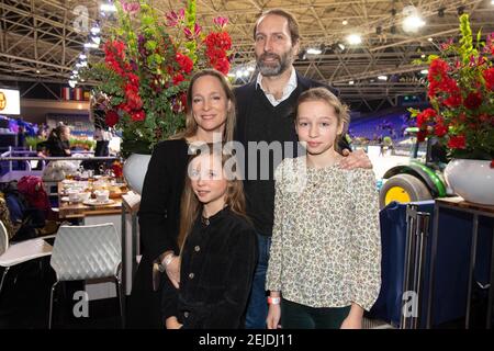 (L-R) Paola ten Cate, Tjalling ten Cate, Julia ten cate and Princess ...