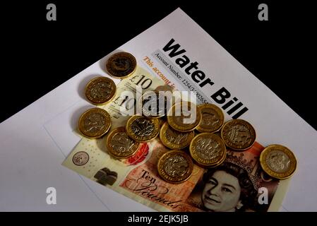 Generic Water Bill with cash Stock Photo - Alamy