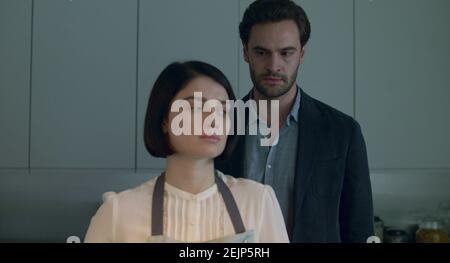 BEHIND HER EYES, from left: Tom Bateman, Eve Hewson, (Season 1, ep. 101 ...