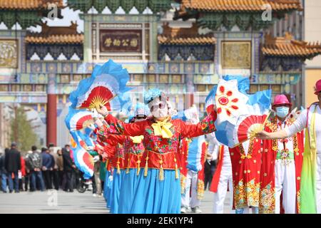 chinese traditional yangko dance costume, China Stock Photo - Alamy
