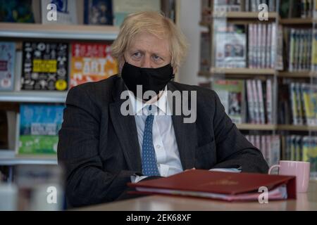 Teachers And Students In Library Stock Photo - Alamy