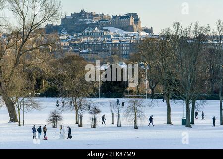 Winter scenes from Inverleith park in Edinburgh. Scotland is still ...