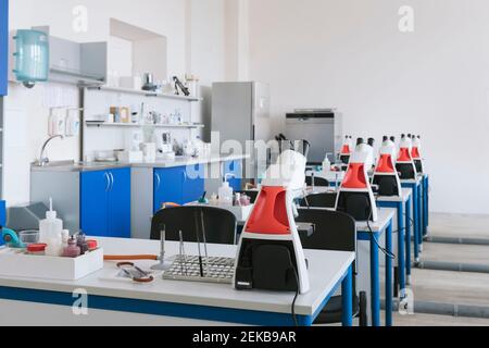 Interior of a science lab classroom Stock Photo - Alamy
