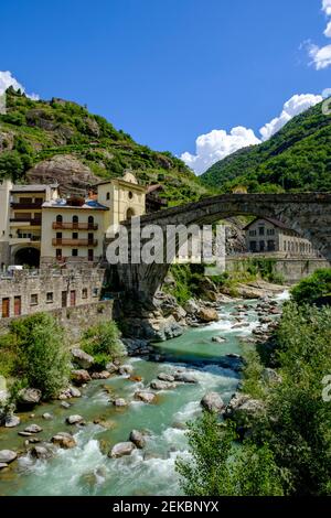 Roman bridge in Pont Saint Martin Stock Photo - Alamy