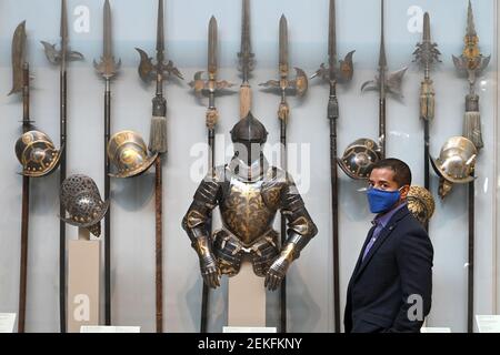 Medieval armor display in the Metropolitan museum. New York, USA Stock ...