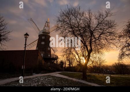 Winter sunrise at Green's Windmill and Science Centre, Sneinton ...