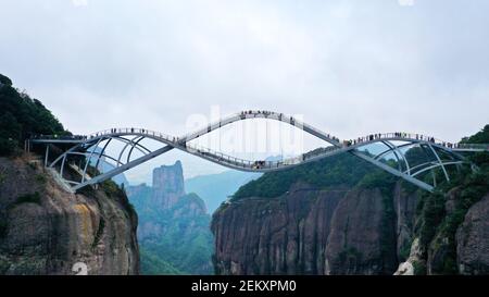 --File--The "Ruyi Bridge" in the Shenxianju Scenic Area in Xianju ...