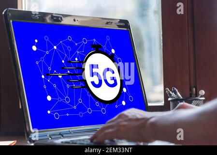 Laptop screen displaying a 5g concept Stock Photo - Alamy