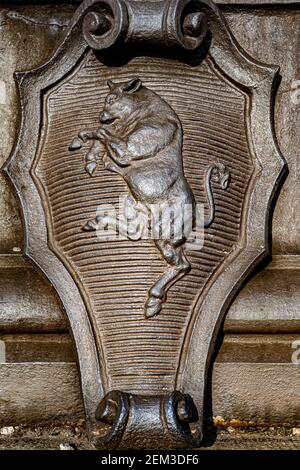 The bull in the Torino coat of arms in Galleria Vittorio Emanuele 11 ...