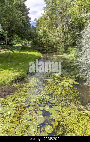 The River Brett passing through the village of Chelsworth, Suffolk UK ...