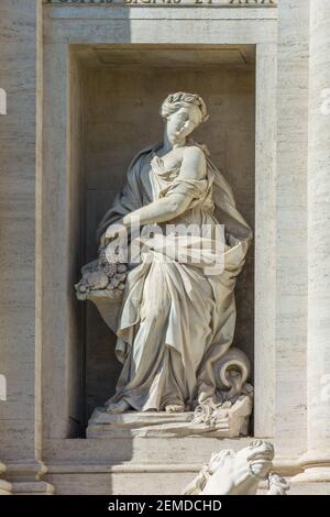 statue of abundance in the Trevi Fountain. Rome Stock Photo - Alamy