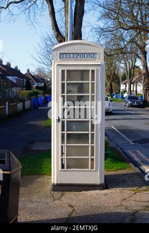 A public payphone still in use in a K6 phone box in Hull,Humberside,UK ...