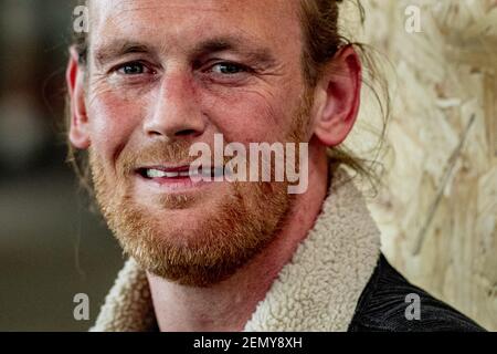ROTTERDAM - "Caveman" Patrick exhibits photos of his addiction and ...