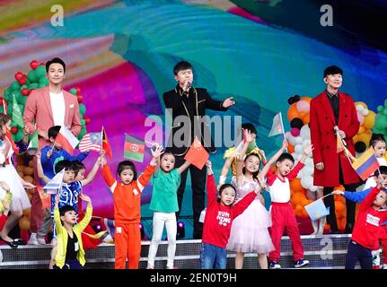 (From left) Singaporean singer Lin Junjie, Hong Kong model and actress ...