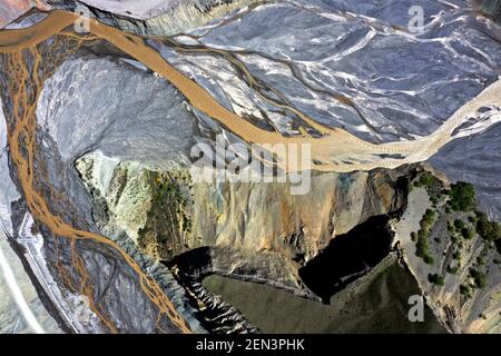 Landscape of the Anjihai Grand Canyon, also known as the Hongshan (Red ...