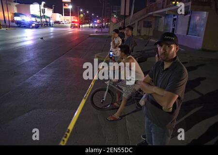 Ciudad de Juárez, May 27th 2019 Police investigating a murder at a ...