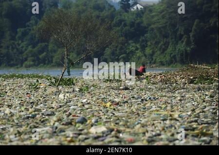 The Citarum River in Bandung is polluted Stock Photo - Alamy