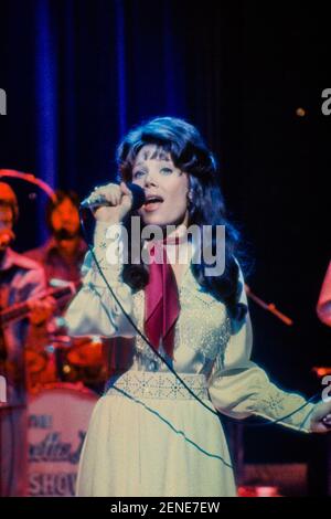 Coal Miner's Daughter Year : 1980 USA Director : Michael Apted Levon ...