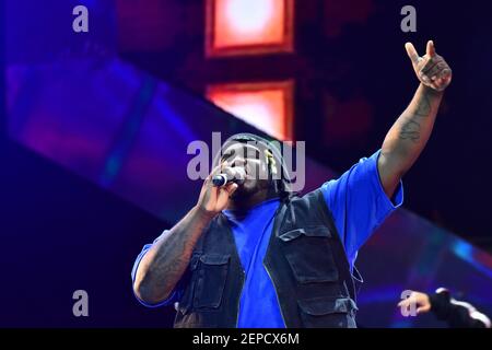 MEXICO CITY, MEXICO - DECEMBER 4: Panamanian singer Carlos Isaías ...
