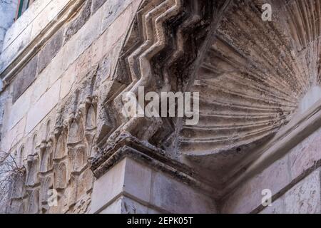 Stalactite Formations (muqarnas) at the domed east entrance portal to ...