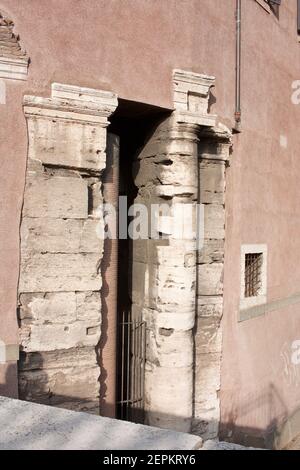 Palazzo Orsini, Rome Stock Photo - Alamy
