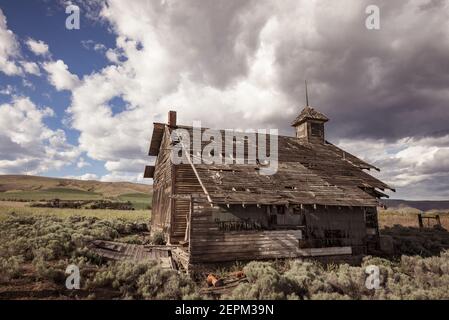 Goodnoe Hills Schoolhouse - Klickitat County, Washington Stock Photo ...