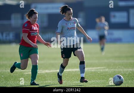 Coventry United's Nikki Miles (left) and Charlton Athletic's Grace ...