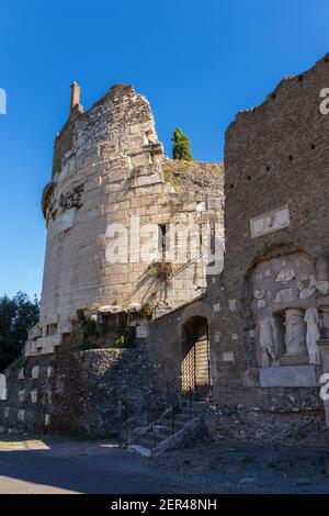 Mausoleo di Cecilia Metella - Cylindrical-shaped mausoleum for a Roman ...