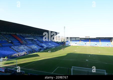 Birkenhead, UK. 28th Feb, 2021. Meikayla Moore (#15 Liverpool) heads ...