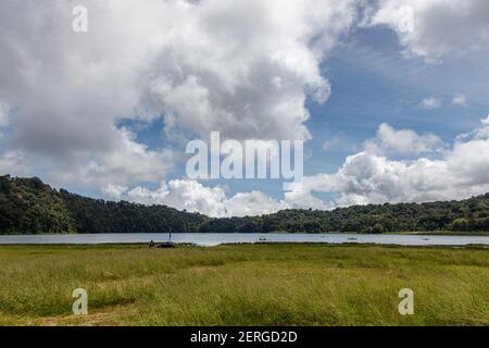 Lake Tamblingan (Danau Tamblingan) and traditional fishermen boats ...