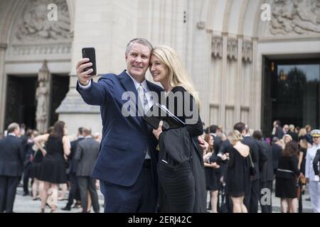Former Senate Majority Leader Bill Frist arrives with his wife Tracy ...