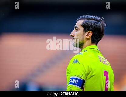 Mattia Perin of Genoa CFC reacts during the Serie A match at Stadio ...