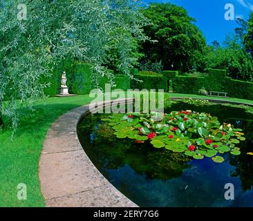 Landscape design, water feature Stock Photo - Alamy