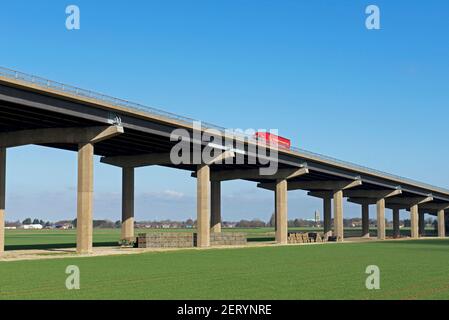 The bridge carrying the M62 motorway across the River Ouse, near Howden ...