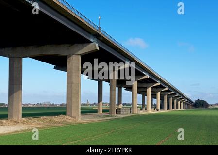 The bridge carrying the M62 motorway across the River Ouse, near Howden ...