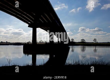 The bridge carrying the M62 motorway across the River Ouse, near Howden ...