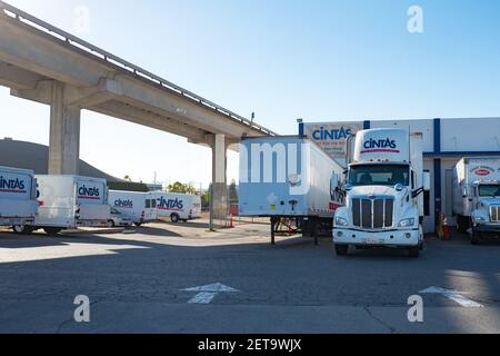 Cintas uniform service truck - USA Stock Photo - Alamy