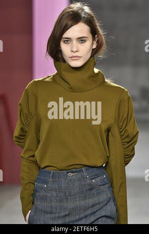 Model Darya Kostenich walks on the runway during the Elie Saab Fashion ...