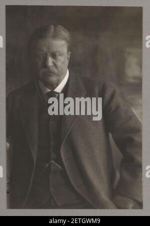 Photograph of Theodore Roosevelt facing forward Stock Photo - Alamy