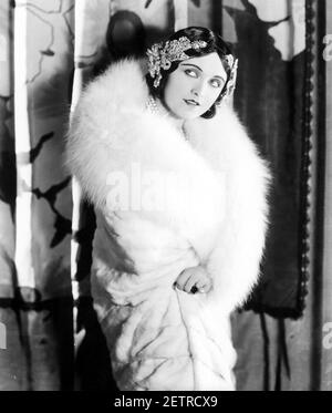 POLA NEGRI (1897-1987) Polish film actress and singer in 1943 Stock ...
