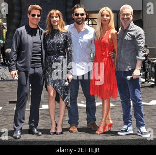 (L-R) "The Mummy" Cast & Crew - Tom Cruise, Sofia Boutella, Jake ...