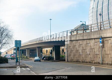The A329 flyover next to The Oracle Riverside car park in Reading, UK ...