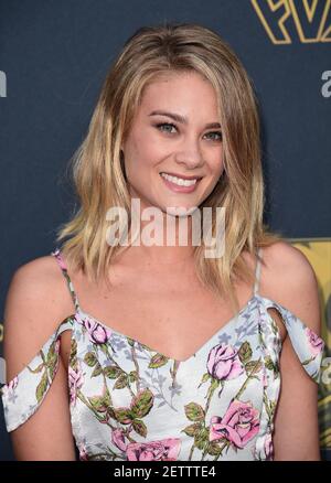 LOS ANGELES - MAY 6: Kim Matula, John McCook, Linsey Godfrey at the ...