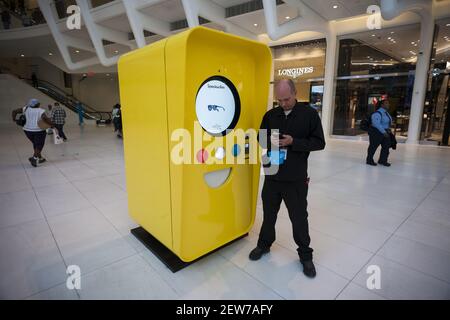 Vending machine selling Snapchat Spectacles, in pop-up shop on Venice ...