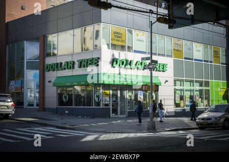 A Family Dollar store in the Bronx borough of New York Stock Photo - Alamy