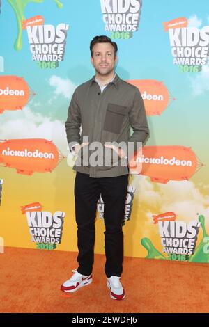 Jason Sudeikis attending Nickelodeon's 2016 Kids' Choice Awards held at ...